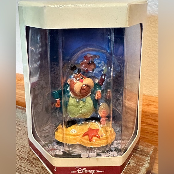 Disney | Other | Disney Tiny Kingdom Walrus Carpenter Alice In ...